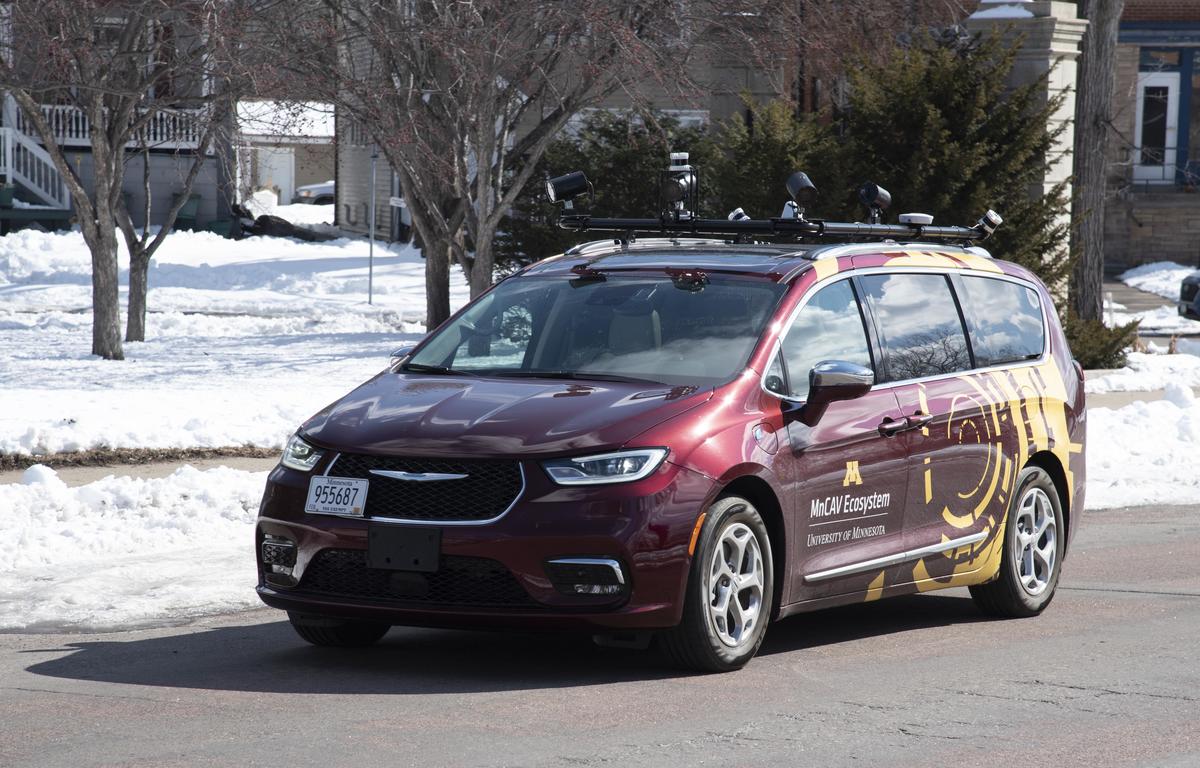 Paving the way for smarter and safer AVs | Crossroads